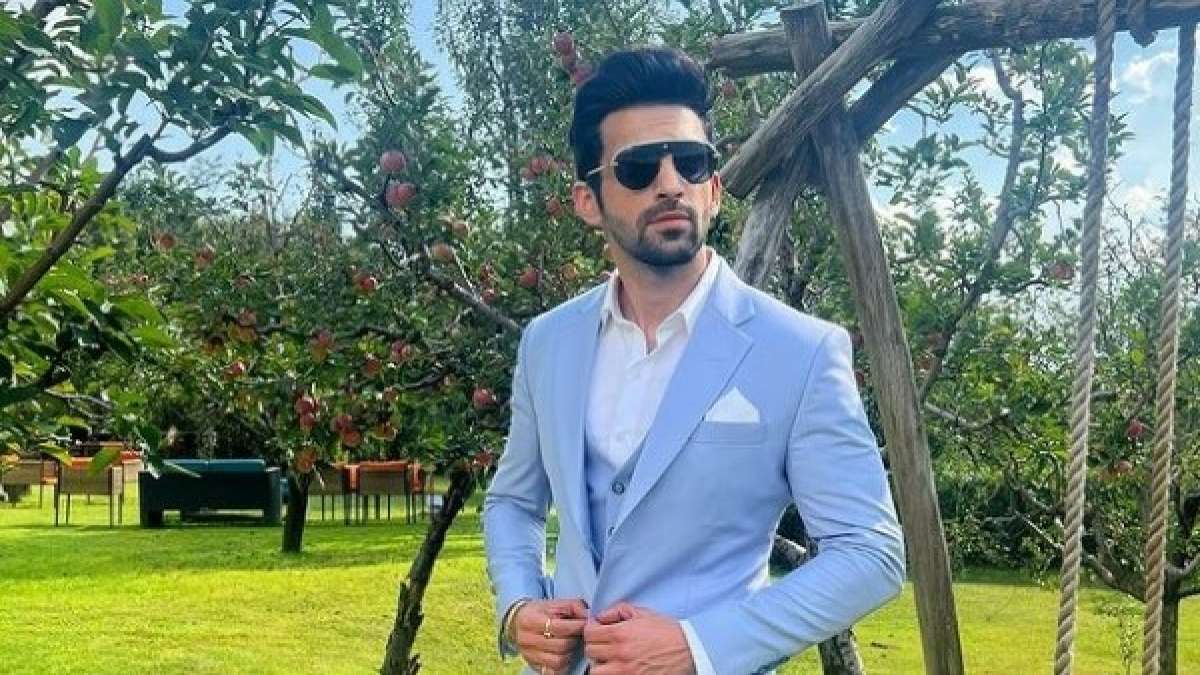 Banni Chow Home Delivery: Arjit Taneja Makes Grand Entry As A Rockstar ...