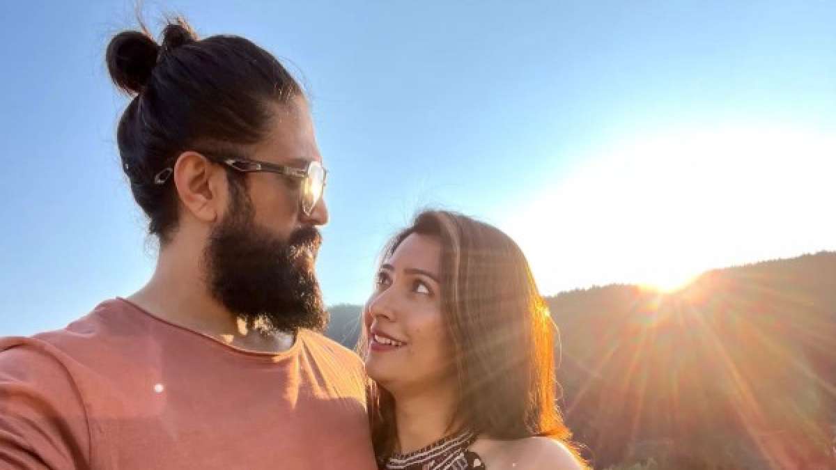 Yash And Radhika Pandit Celebrate Sixth Wedding Anniversary, Actress ...