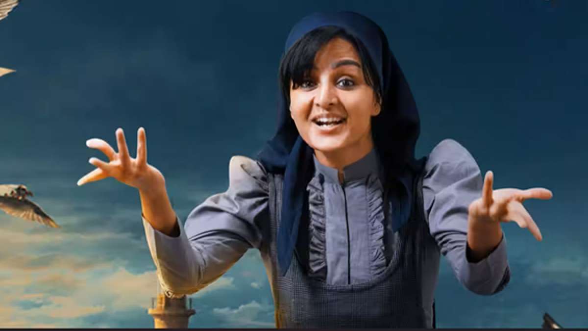 Manju Warrier Ayisha Twitter Review Out - Filmibeat