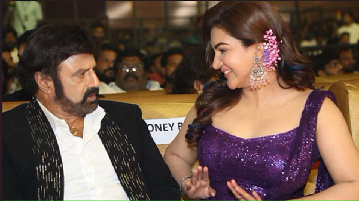 Veera Simha Reddy Success Meet: Nandamuri Balakrishna & Honey Rose Pose ...