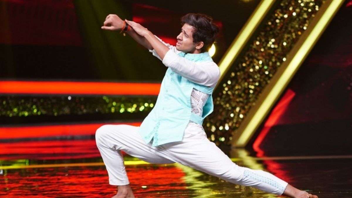 India's Best Dancer 3 Mega Auditions Sonali Bendre Breaks Down Into ...
