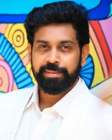 Aata Sandeep - Photos, Videos, Birthday, Latest News, Height In Feet ...