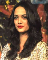 Angela Jonsson - Photos, Videos, Birthday, Latest News, Height In Feet ...