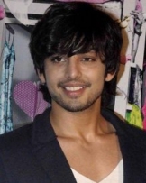 Himansh Kohli - Photos, Videos, Birthday, Latest News, Height In Feet ...