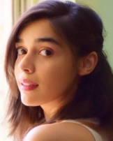 Eisha Singh Upcoming Movies, Age, New Movie, Birthday Date, Height In ...
