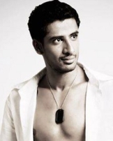 Thanush: Age, Photos, Family, Biography, Movies, Wiki & Latest News ...