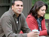 Bollywood Reviews | 8x10 Tasveer Review | Akshay Kumar | Director ...