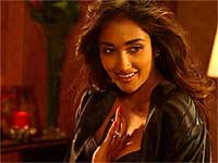 Jiah Khan | Housefull | Akshay Kumar | Nervous | Lara Dutta | Ritesh ...