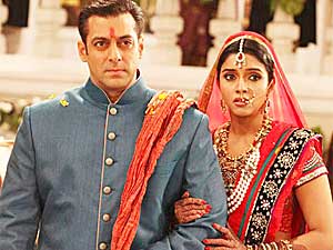 Ready Movie Review: Full-on masala flick - Filmibeat