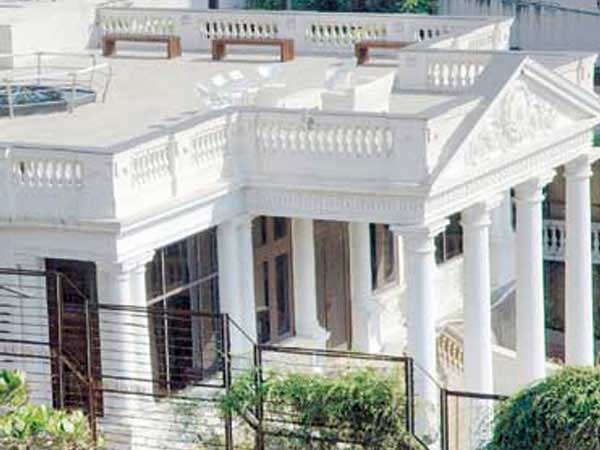 Shahrukh Khan | Mannat | Pictures - Filmibeat