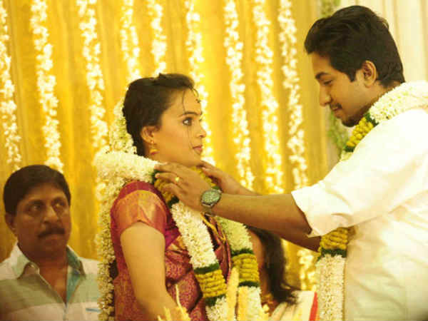 Vineeth Sreenivasan | Divya Narayanan | Wedding Pictures | October 18 ...