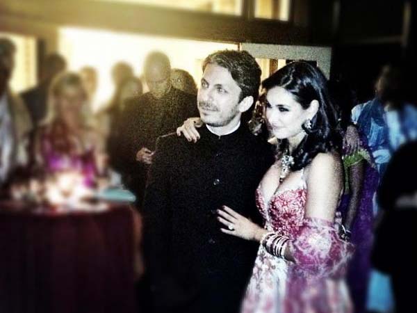 See Pictures | Lisa Ray | Wedding - Filmibeat