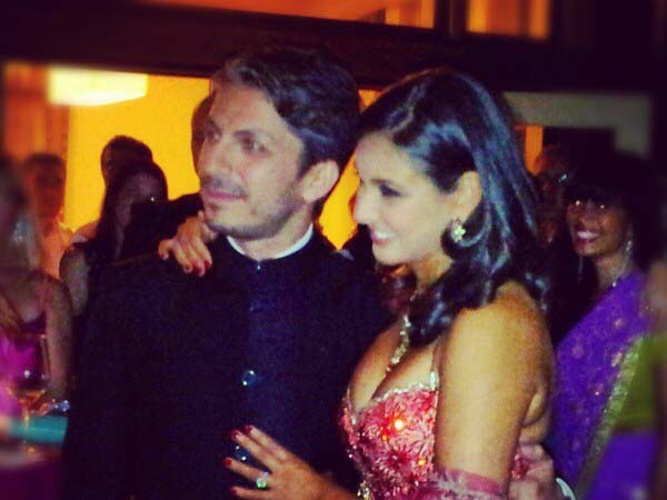 See Pictures | Lisa Ray | Wedding - Filmibeat