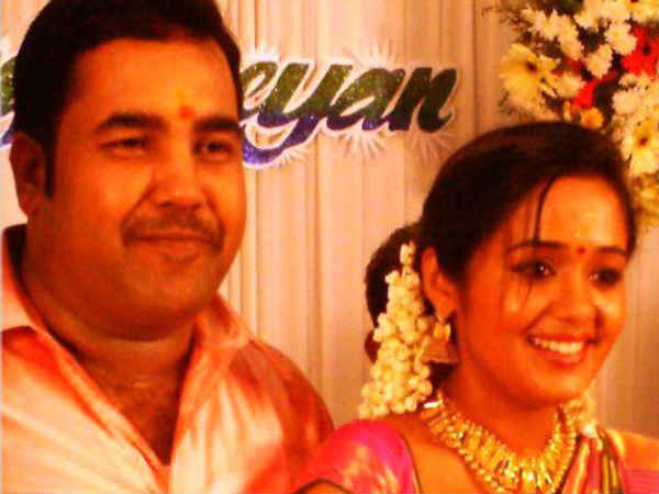 Mollywood | Celebrity Wedding Pictures | Marriage Photographs - Filmibeat