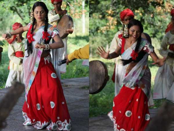 Veena Malik Song | Village Belle Costume | Nagna Satyam Pictures ...