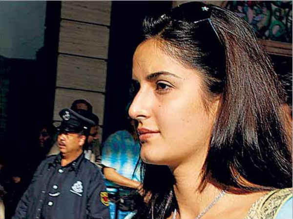 Katrina Kaif | Rare and Unseen Pictures | Foreign Upbringing - Filmibeat