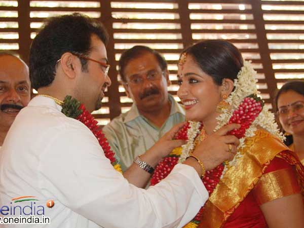 Kavya Madhavan Wedding Reception Photos At Neeleswaram