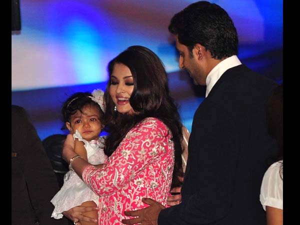Pictures | Aishwarya Rai Bachchan | Aaradhya Bachchan | Mumbai Airport ...