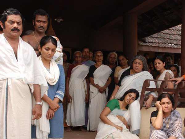 Manjadikuru | Controversy | Anjali menon | Kerala Film Chamber - Filmibeat