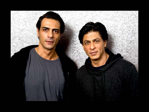 Rare | Unseen | Pictures | Shahrukh Khan | Bollywood Heroes - Filmibeat