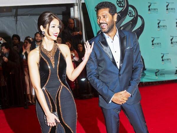 Shahrukh Khan | Aishwarya Rai Bachchan | Dazzling Performance | TOIFA ...