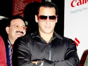 Salman Khan | Pulkit Samrat | Brother In Law | Rakhi | Sister - Filmibeat