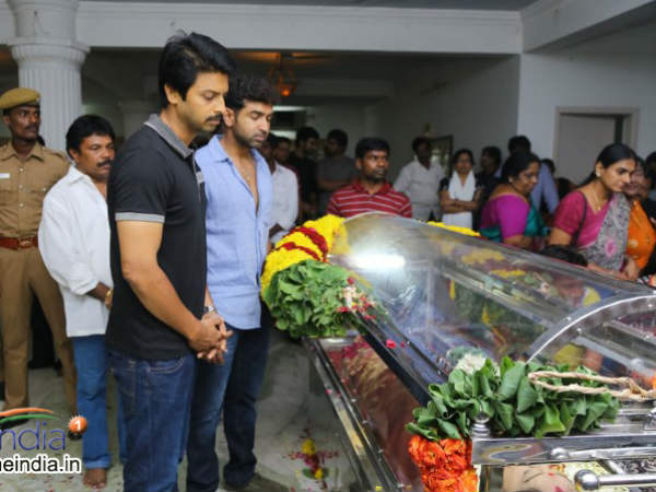 Photos | Stars | Last Tribute | To | Manjula Vijay Kumar - Filmibeat