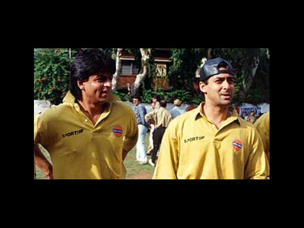 Shahrukh Khan | Hug | Patch Up | Salman Khan - Filmibeat