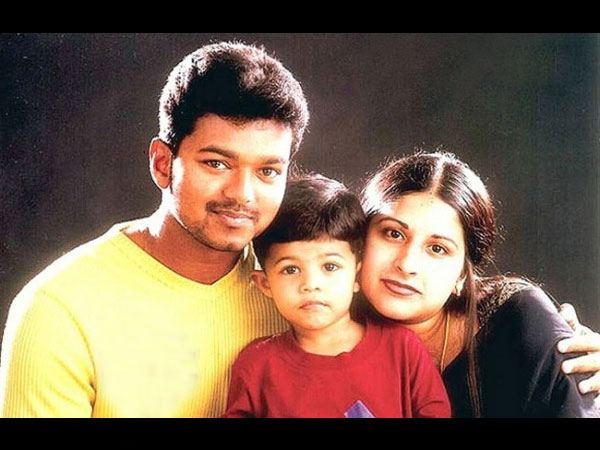 Vijay Fans | Wish Him | 14 Wedding Anniversary - Filmibeat