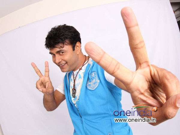 Kannada Actor Sharan | Varuthapadatha Valibar Sangam | Remake In ...