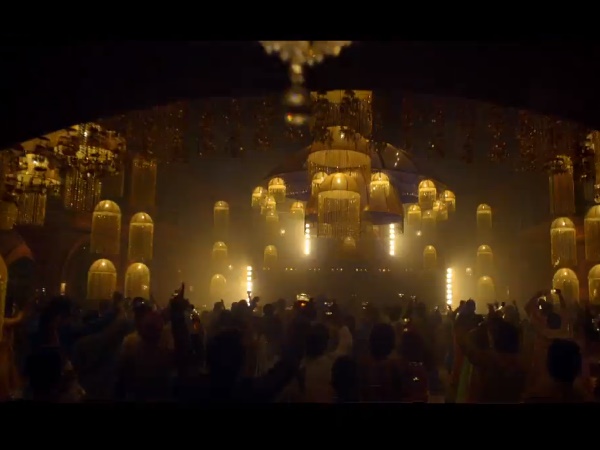 Kareena Kapoor | Gori Tere Pyaar Mein | Tooh Song - Filmibeat