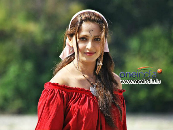 Varna Movie Review | Arya Anushka Shetty | Selvaraghavan Telugu Movie Review - Filmibeat