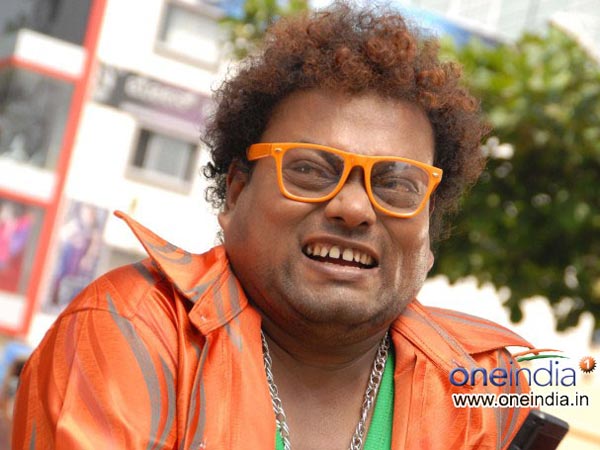 Chaddi Dosth Movie Review | Ranghayana Raghu Sadhu Kokila | Director ...