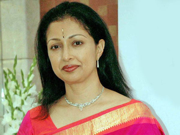 Gouthami (aka Gautami): Age, Photos, Family, Biography, Movies, Wiki ...