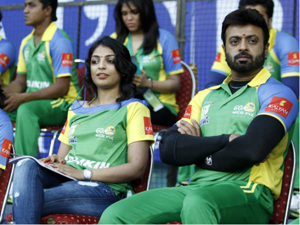 Celebrity Cricket League 4 | CCL 4 | Karnataka Bulldozers Kerala ...