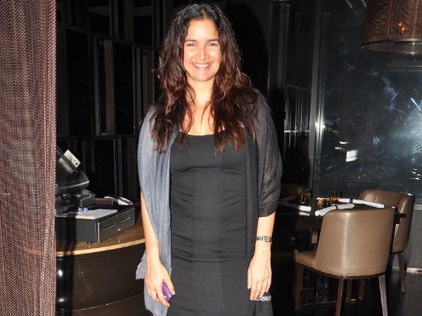 Hottie Sameera Reddy | Post Marriage Pictures - Filmibeat