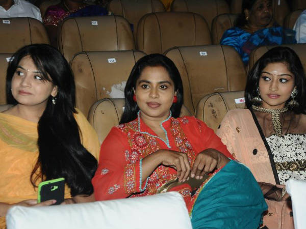 Photos: Simran With Husband At Soulmates Awards - Filmibeat