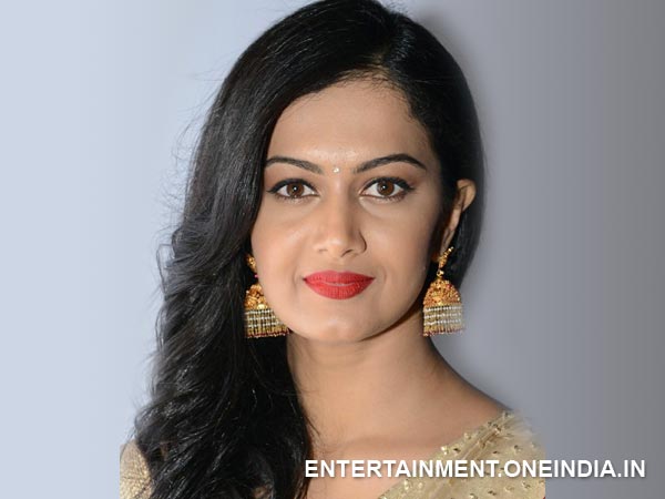 Karnataka Girls In Other Language Film Industry | Kannada Girls In ...