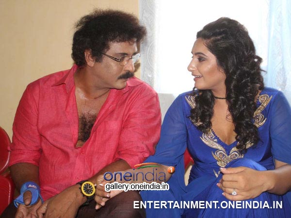 Photos: Ravichandran’s Ramp Walk With Ragini Dwivedi, Lakshmi Rai ...