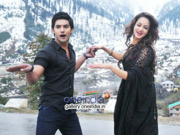 Pyar Mein Padipoyane Movie Review | Ravi Chavali PMP | Aadhi Shanvi ...