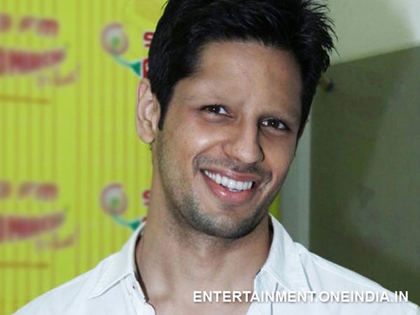 Celebrities Without Eyebrows | Famous People With No Eyebrows ...