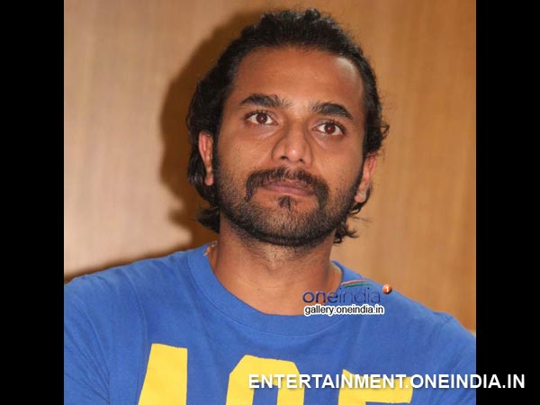 Duniya Vijay, Priyamani, Pranitha Cheer Narendra Modi - Filmibeat