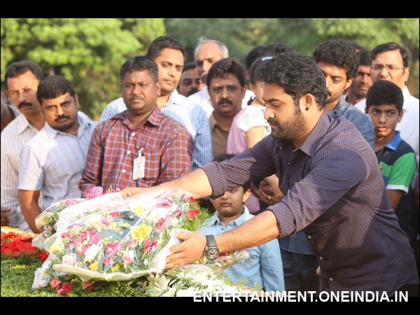 Photos: Jr NTR, Kalyan Ram At NT Rama Rao's 91st Birth Anniversary ...