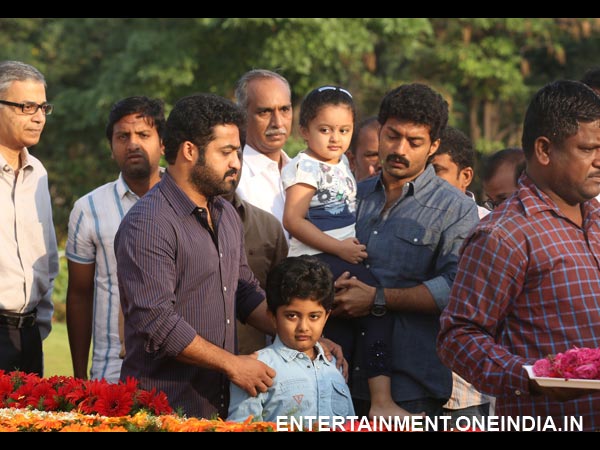 Photos: Jr NTR, Kalyan Ram At NT Rama Rao's 91st Birth Anniversary ...