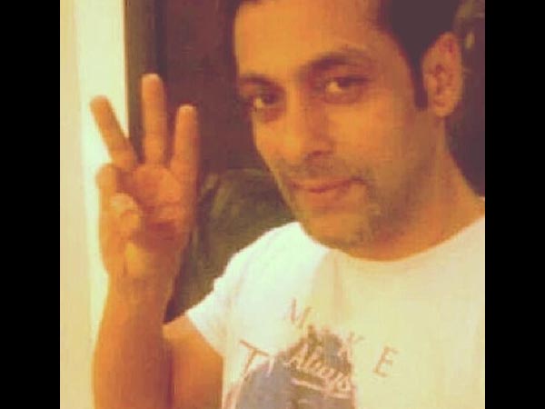 Pics: Salman Khan Gets A 'Kick' Out Of Selfies, His Latest Obsession ...