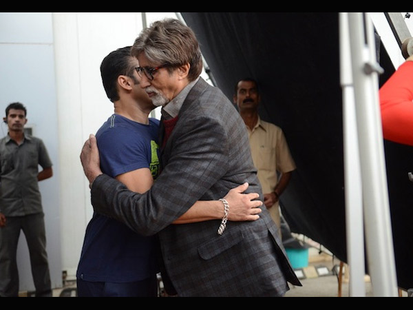 Salman Khan Hugs | Salman Khan Shahrukh Hug Iftar Party | Salman ...