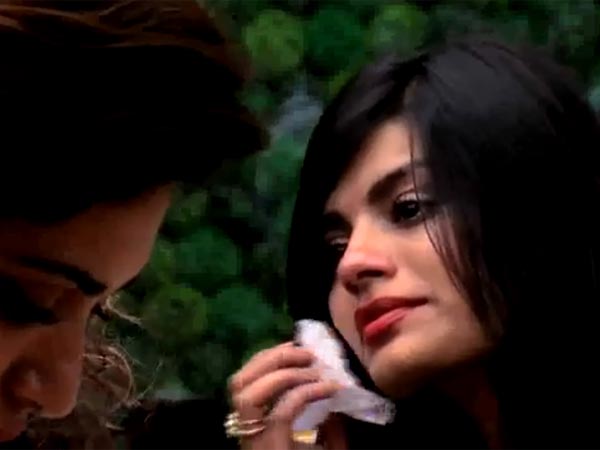 Bigg Boss 8 Gautam Gulati Makes Sonali Raut Cry Gautam Gulati Exposes