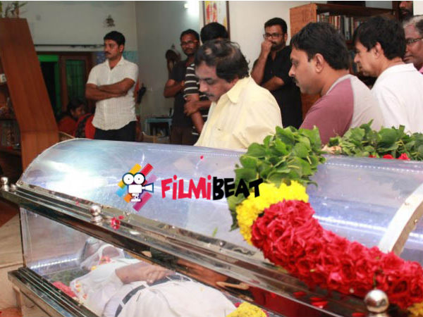 Photos: Celebrities Pay Respect To K Balachander - Filmibeat