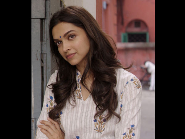 Deepika Padukone | Deepika Padukone Piku | Deepika Padukone Look In ...