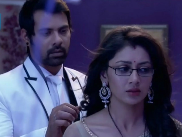 Kumkum Bhagya 5 Reasons Abhi Kiss Pragya Why Abhi Should Kiss Pragya Filmibeat